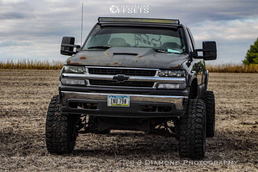1999 Chevrolet Silverado 1500 with 20x12 -44 Moto Metal 962 and 37/13 ...