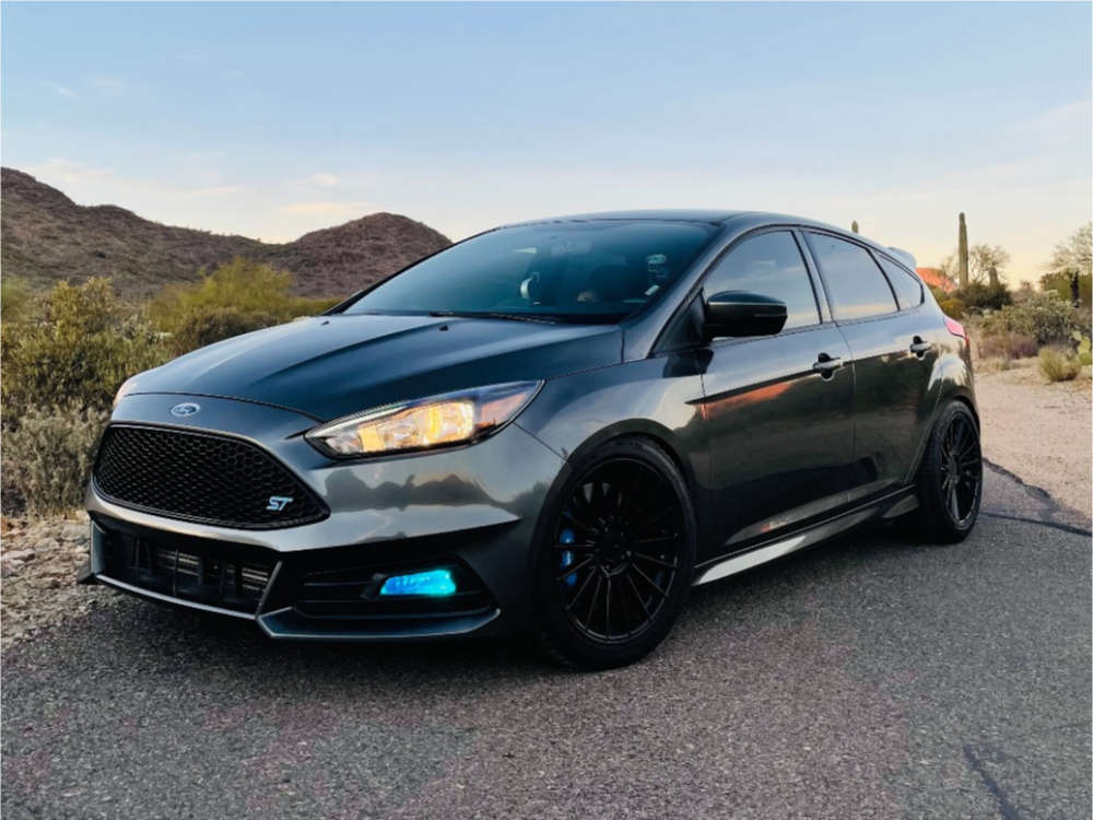 2018 Ford ST with 18x9.5 35 TSW Luco and 235/45R18 Michelin Radial and ...