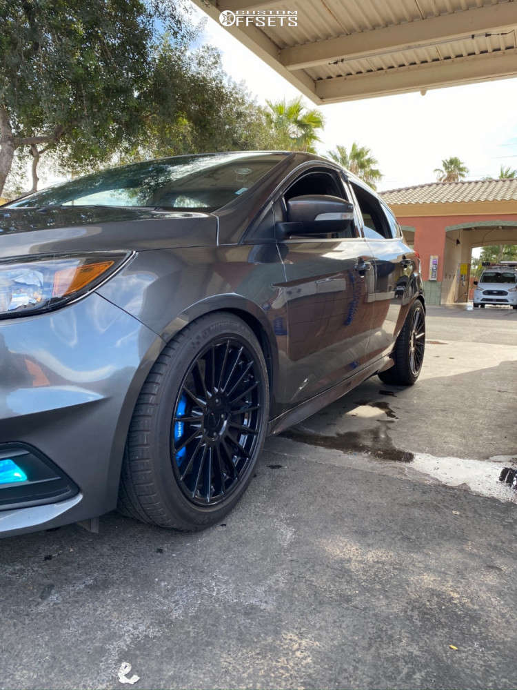 2018 Ford ST with 18x9.5 35 TSW Luco and 235/45R18 Michelin Radial and ...