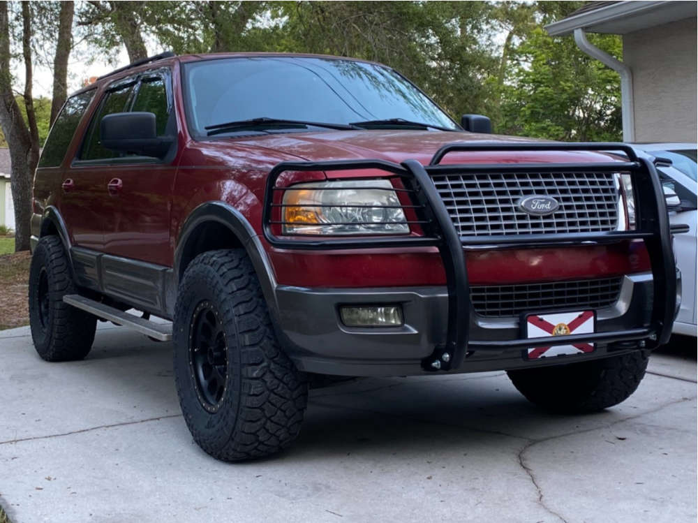 2005 Ford Expedition with 17x8.5 0 Method MR305 and 35/12.5R17 Kenda ...