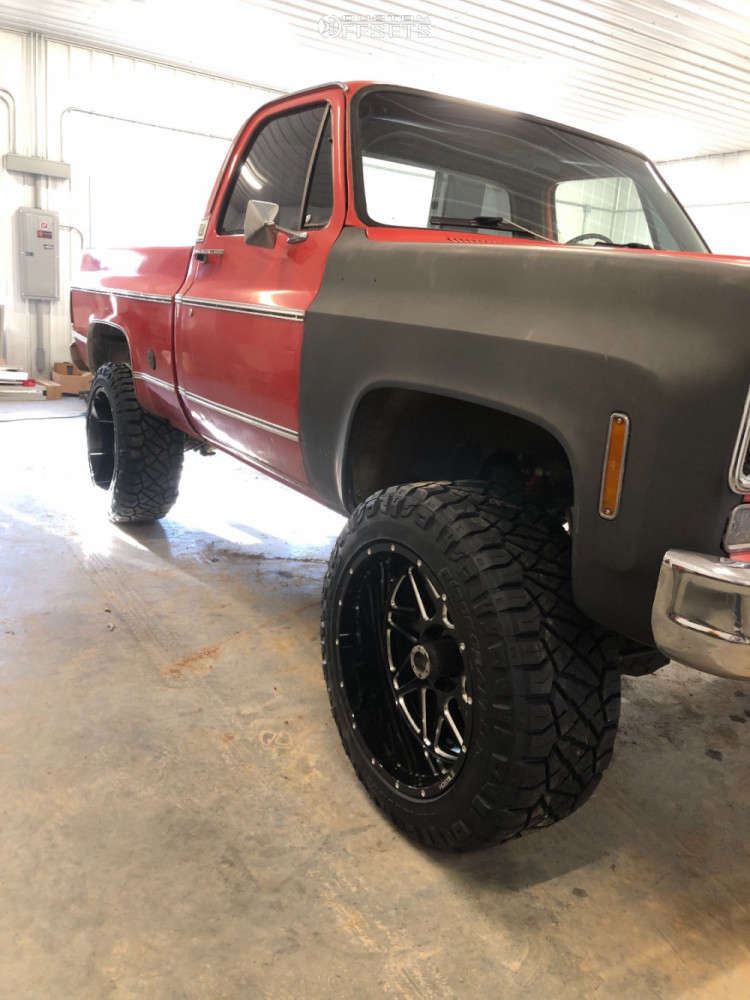 1976 Chevrolet C10 with 22x12 -44 Hostile Sprocket H108 and 35/12.5R22 ...