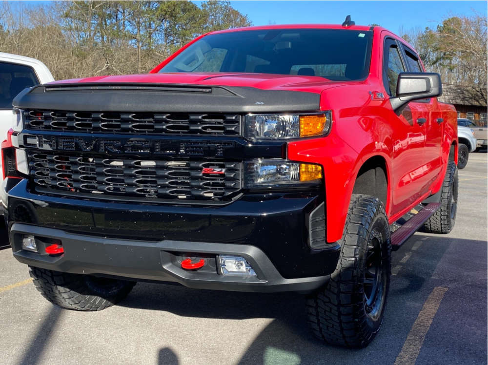 2020 Chevrolet Silverado 1500 with 17x9 -12 Method Mr312 and 315/70R17 ...