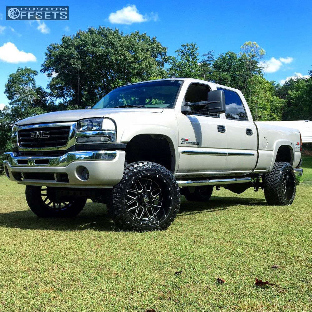 2005 GMC Sierra 2500 HD with 22x12 -44 XD XD820 and 35/12.5R22 Atturo ...
