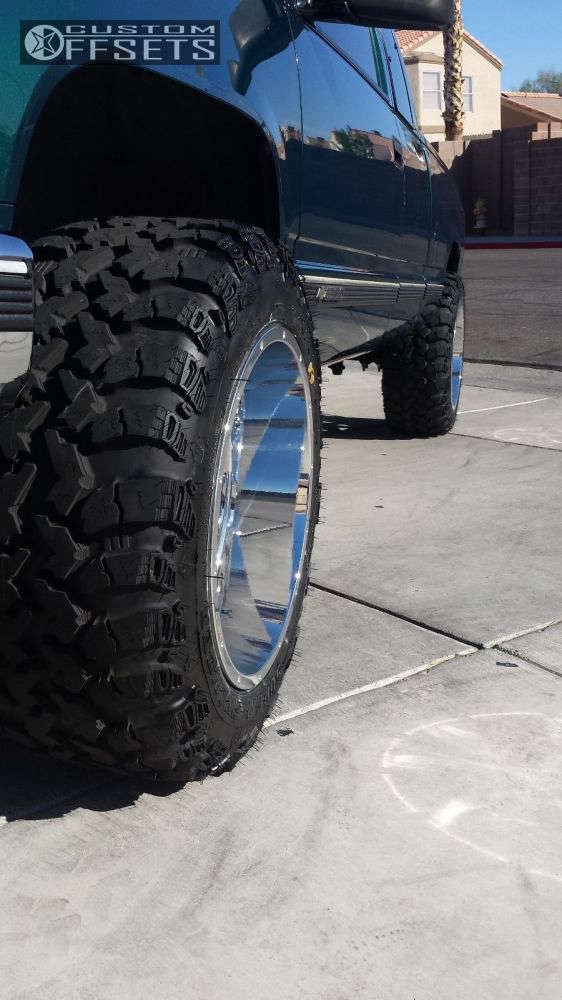 1997 Chevrolet C1500 with 20x12 -44 Moto Metal MO976 and 33/13.5R20 ...