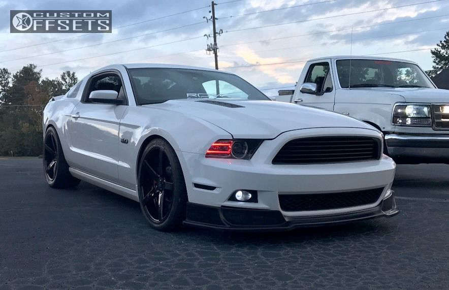 2013 Ford Mustang with 20x9 25 Rovos Durban and 275/35R20 Nitto Nt555r ...