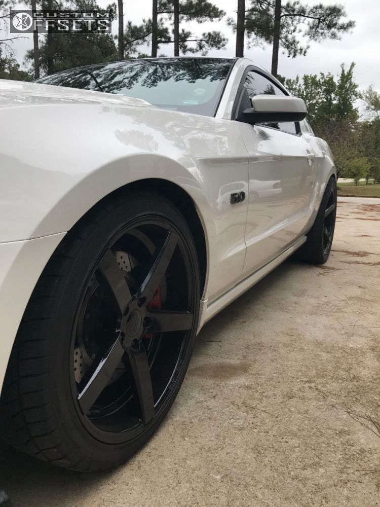 2013 Ford Mustang with 20x9 25 Rovos Durban and 275/35R20 Nitto Nt555r ...