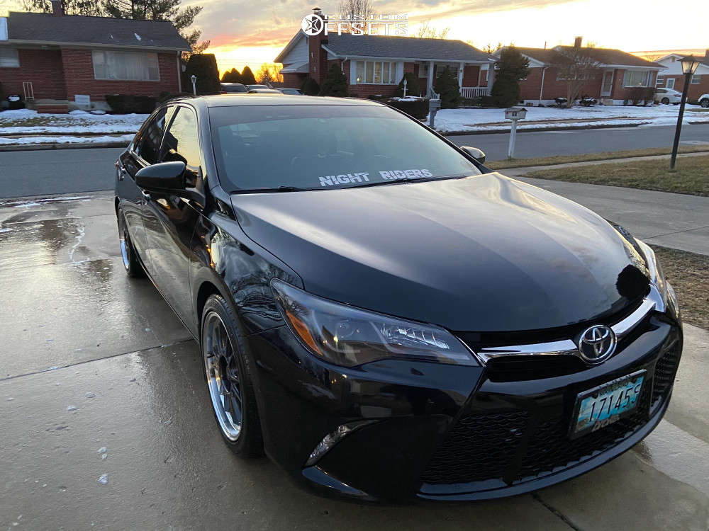 2017 Toyota Camry with 18x8.5 35 Konig Hypergram and 235/40R18 Toyo ...
