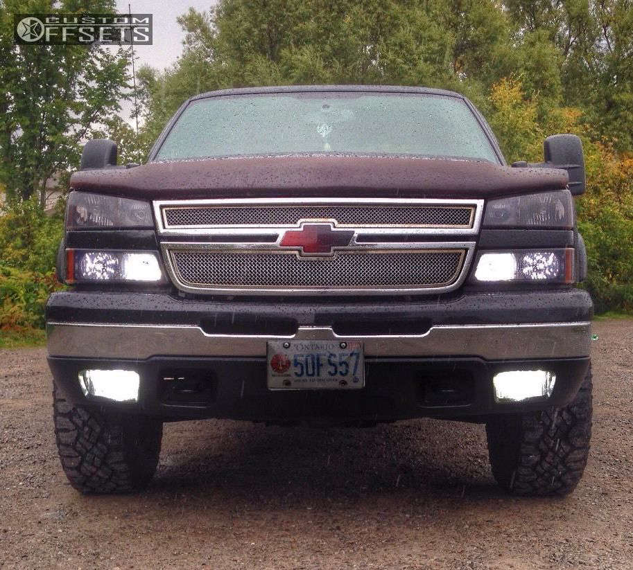 2007 Chevrolet Silverado 1500 Classic with 17x9 -12 XD Addict and 285 ...