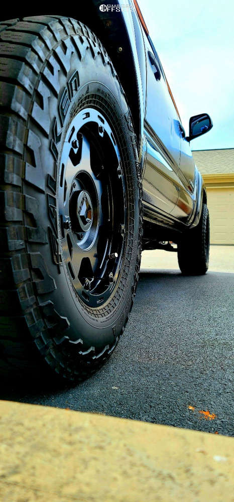 2014 Toyota Tacoma with 16x8 Gear Off-Road Barricade and 265/70R16 ...