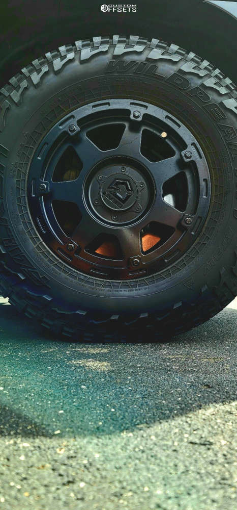 2014 Toyota Tacoma with 16x8 Gear Off-Road Barricade and 265/70R16 ...