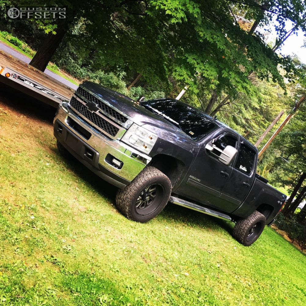 2011 Chevrolet Silverado 2500 HD with 20x10 -18 Fuel Flow and 305/55R20 ...