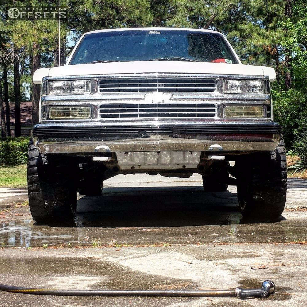 1995 Chevrolet K1500 with 20x12 -44 XD XD775 and 33/12.5R20 Federal ...