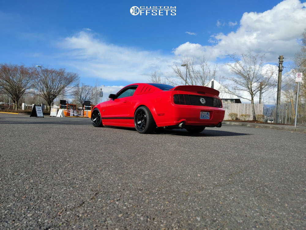 2007 Ford Mustang with 18x9.5 34 AVID1 AV6 and 225/40R18 Nitto Neo Gen ...