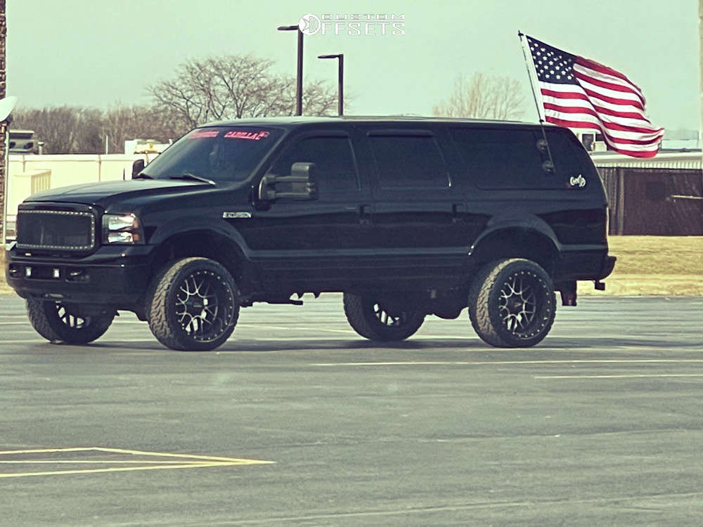 2004 Ford Excursion with 22x12 -44 Moto Metal Mo986 and 33/12.5R22 ...