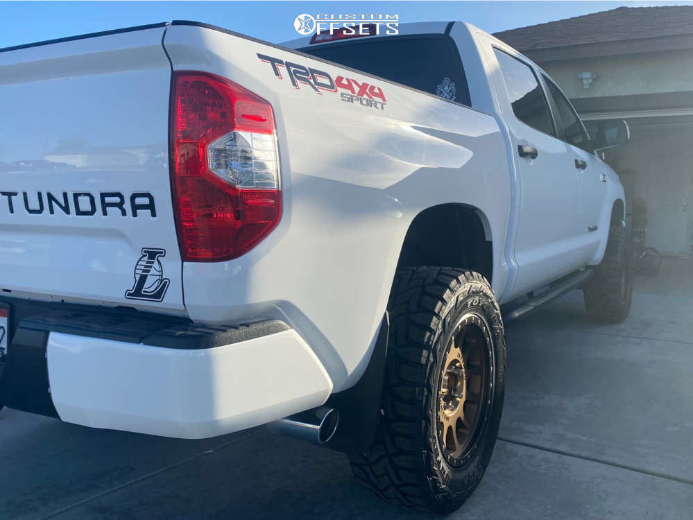 2018 Toyota Tundra with 20x9 0 Method Mr305 and 35/12.5R20 Toyo Tires ...
