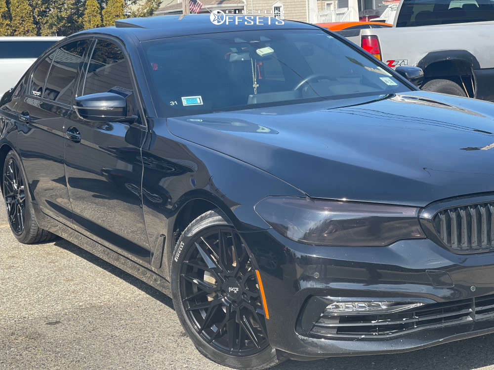 2017 BMW 540i XDrive with 19x8.5 35 Niche M224 and 245/40R19 Pirelli ...