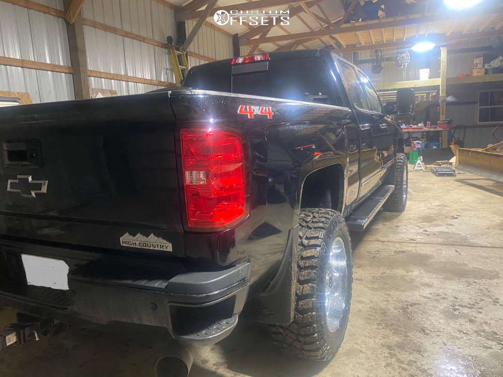 2018 Chevrolet Silverado 2500 HD with 20x10 -25 TIS 544C and 295/60R20 ...