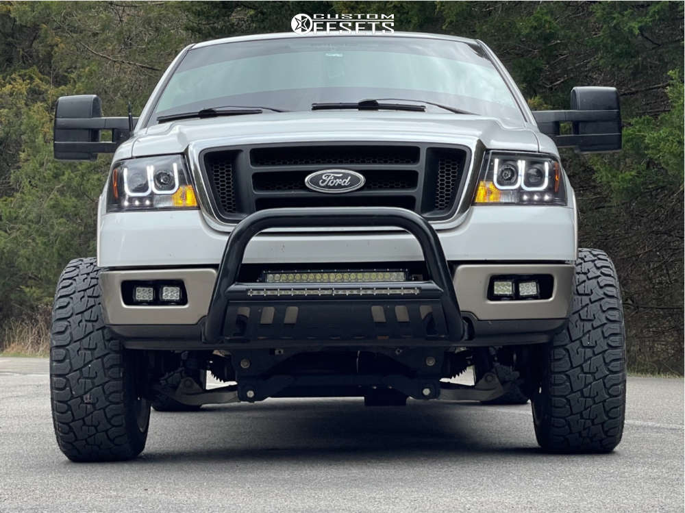 2005 Ford F-150 with 22x12 -44 Xtreme Force Xf2 and 35/12.5R22 Suretrac ...