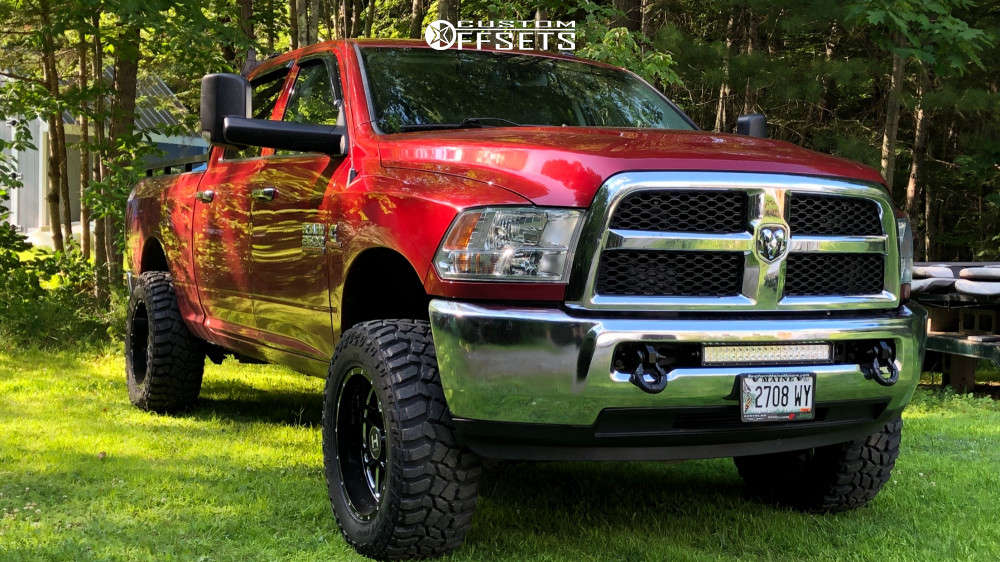 2014 Ram 2500 with 20x10 -19 Hostile H108 and 35/12.5R20 Cooper ...