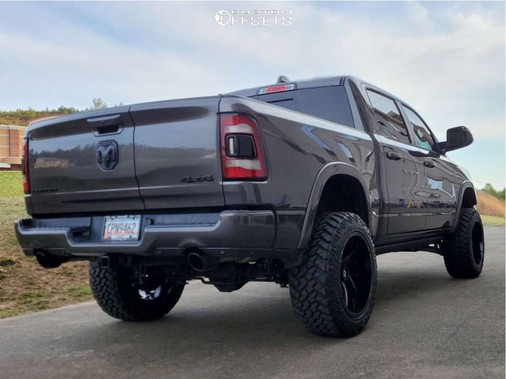 2021 Ram 1500 with 22x12 -44 Fuel Runner and 35/12.5R22 Nitto Trail ...