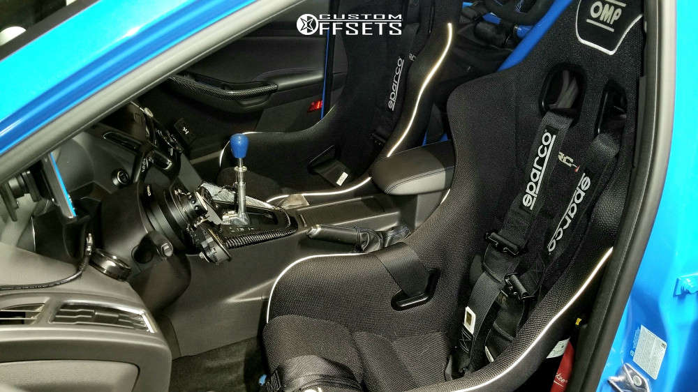 2017 Ford Focus with 18x10.5 12 Kansei Roku and 285/35R18 Federal ...