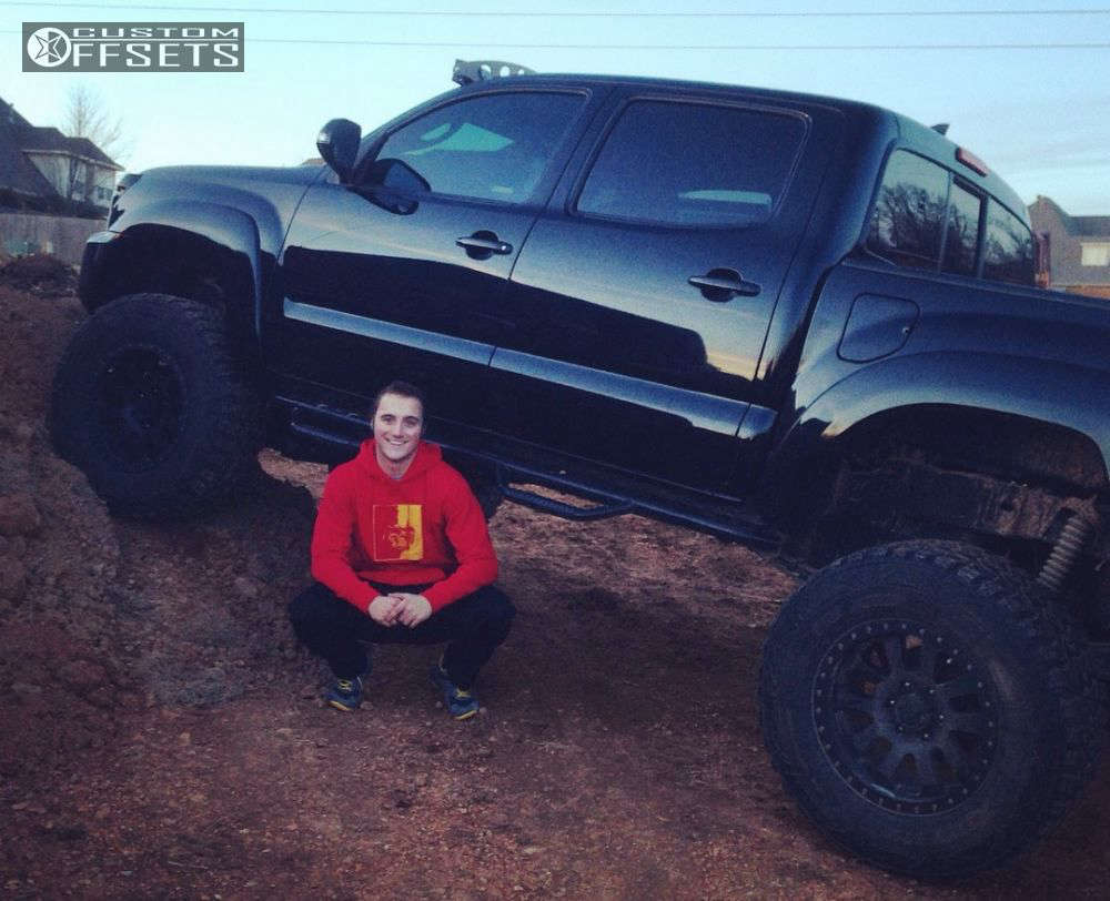 2014 Toyota Tacoma with 18x9 0 Pro Comp Series 36 and 35/12.5R18 Pro ...