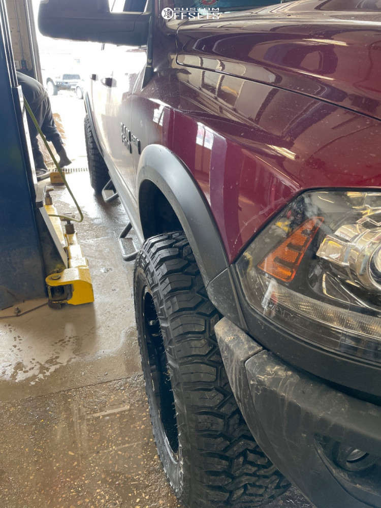 2018 Ram 1500 with 20x10 -19 Hardrock Destroyer and 35/12.5R20 Fury ...