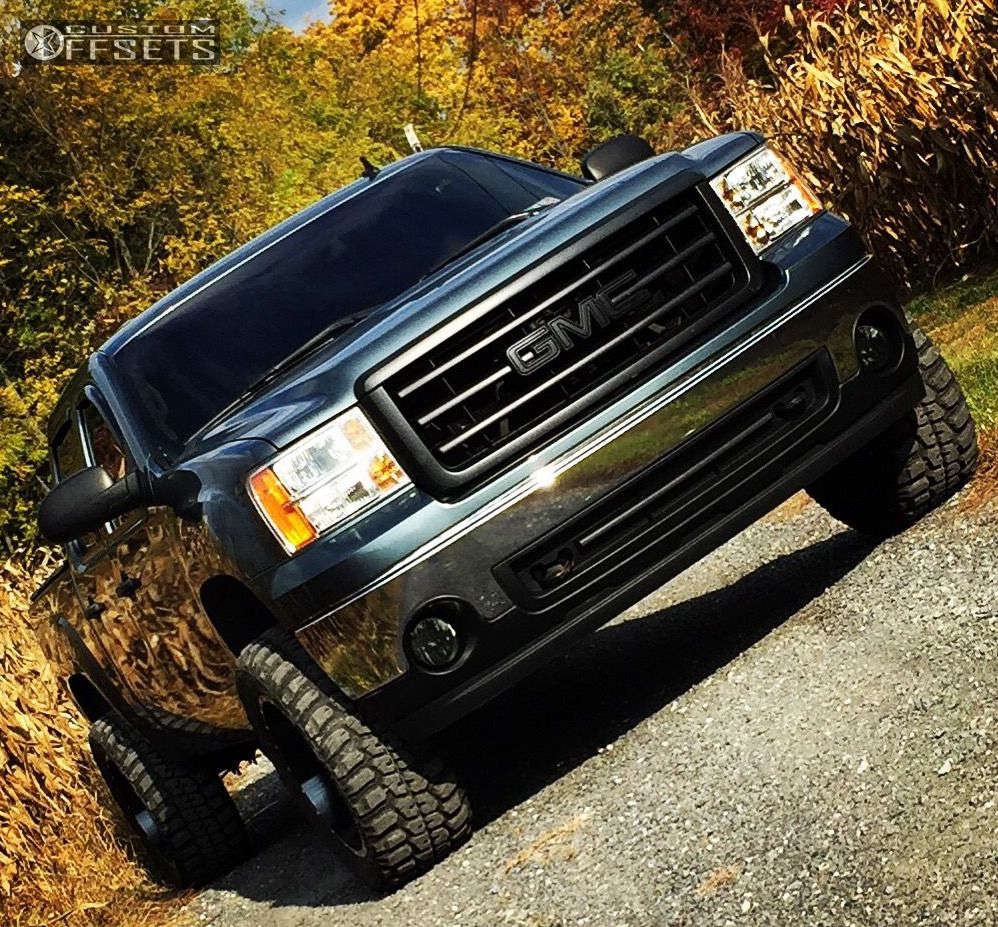 2008 GMC Sierra 1500 with 20x10 -24 Moto Metal MO975 and 33/12.5R20 ...