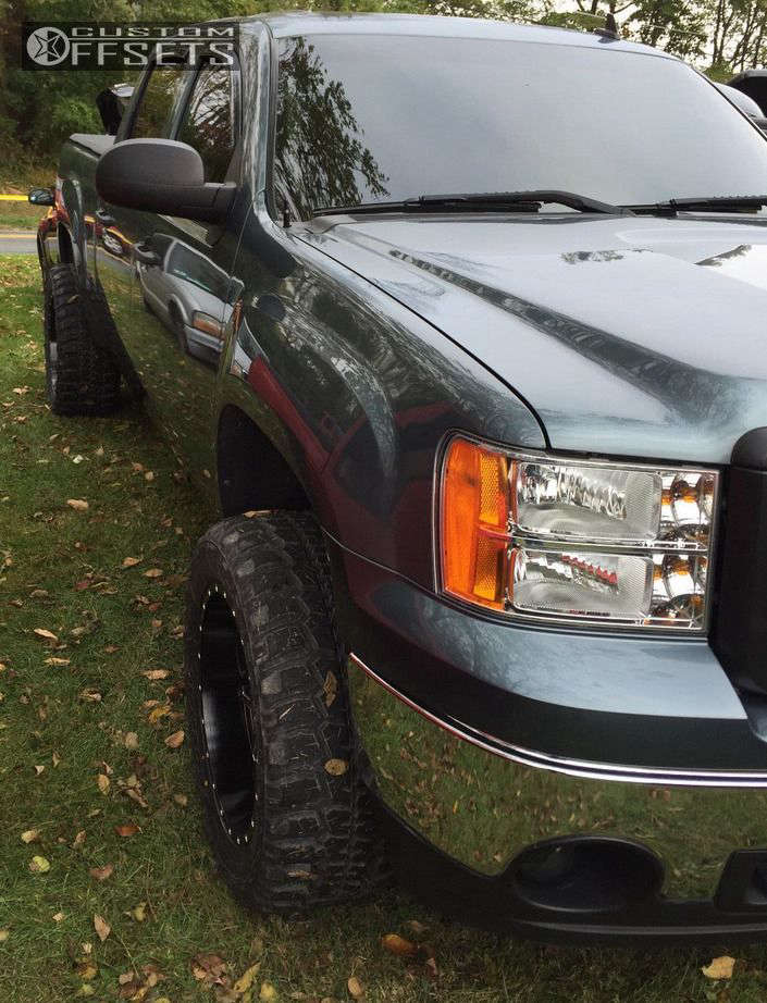 2008 GMC Sierra 1500 with 20x10 -24 Moto Metal MO975 and 33/12.5R20 ...