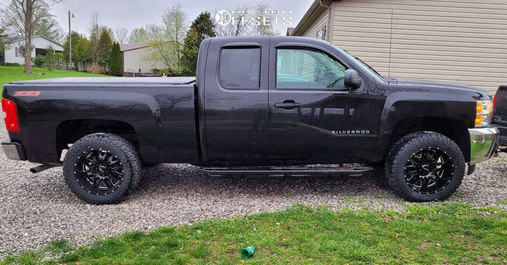 2013 Chevrolet Silverado 1500 with 20x10 -25 Ultra Hunter and 33/12 ...