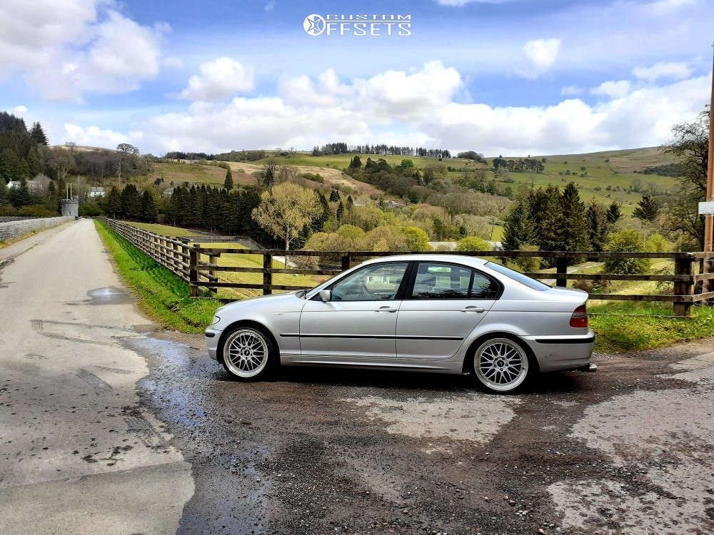 2003 BMW 3 Series Nearly Flush Stock | Custom Offsets
