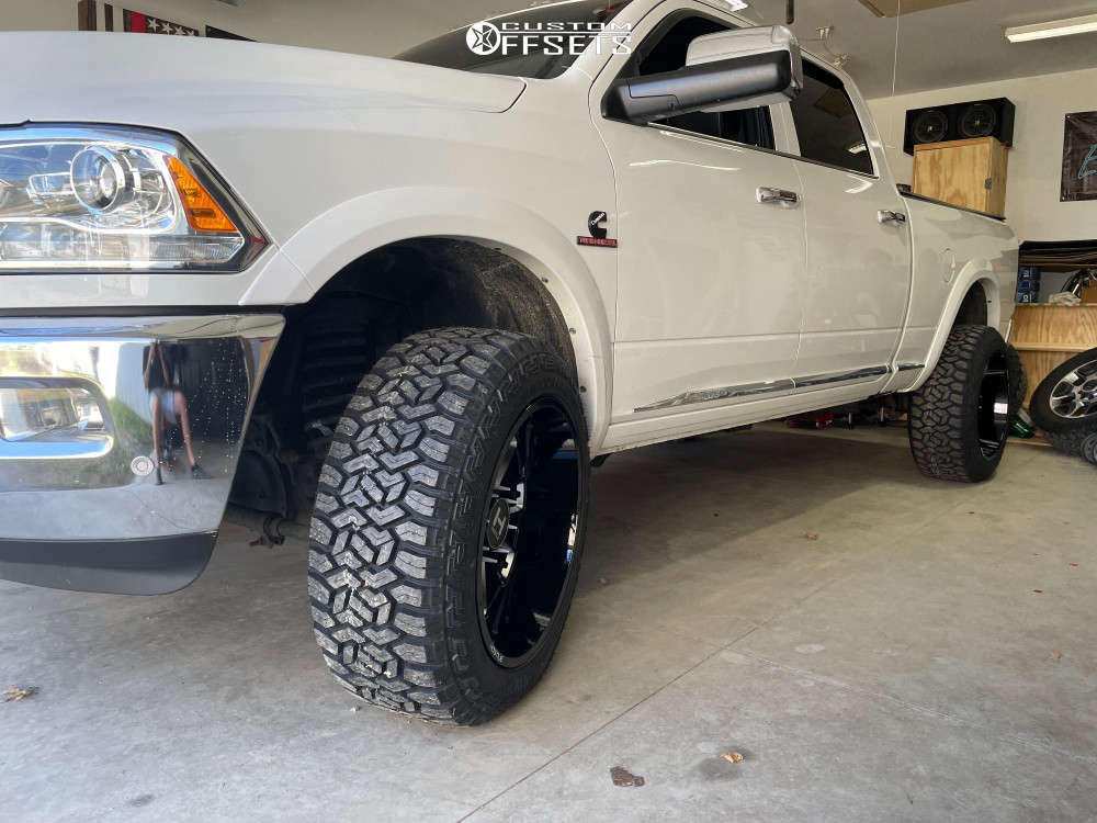 2016 Ram 2500 with 22x12 -44 Hostile Predator and 35/35R22 Fury Offroad ...