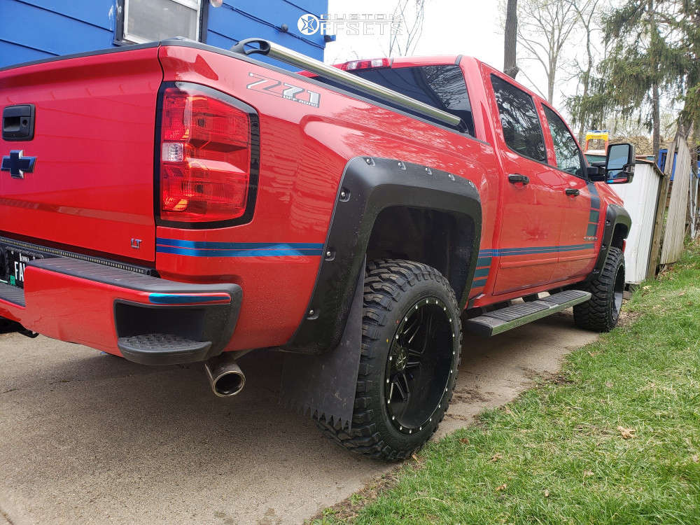 2018 Chevrolet Silverado 1500 with 20x12 -44 Karma Offroad K21 and 33/12.5R20 Comforser CF3000 ...