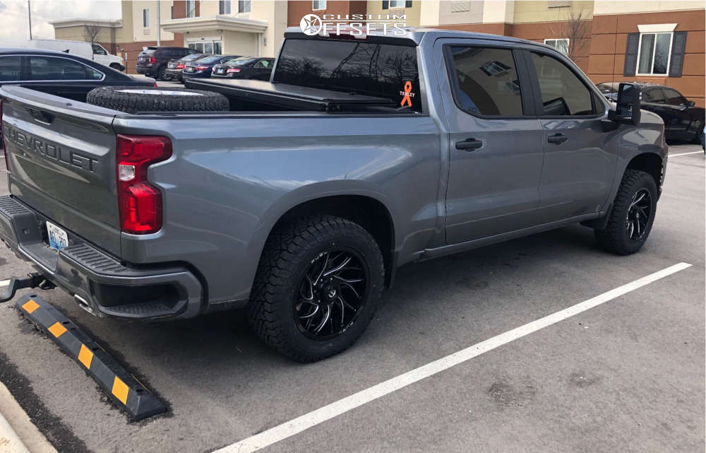 2020 Chevrolet Silverado 1500 with 20x9 1 Fuel Runner and 285/55R20 ...