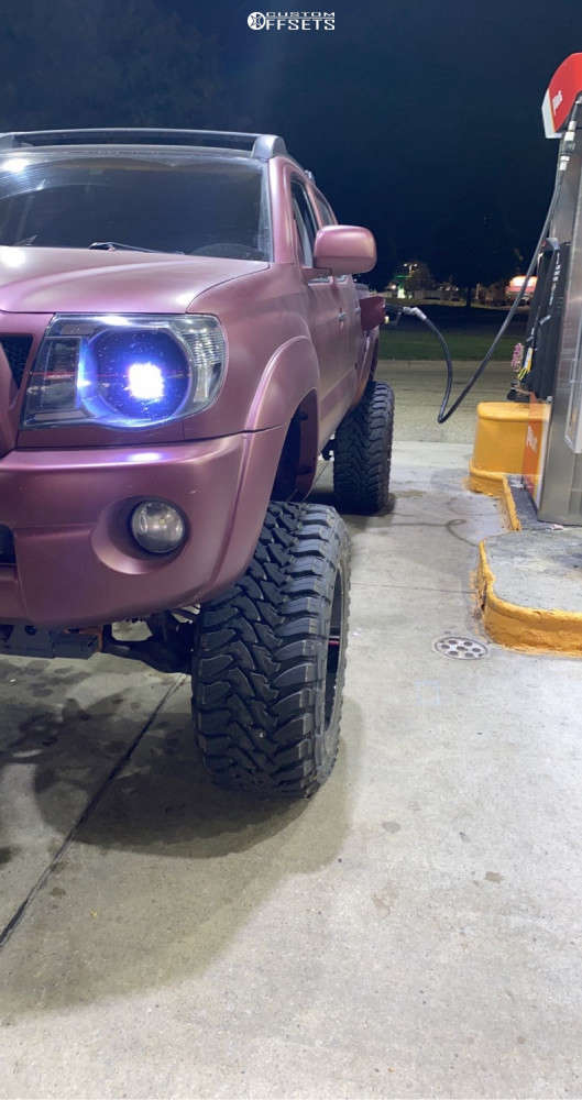 2006 Toyota Tacoma with 20x12 -44 Brute Reaper and 35/13.5R20 Toyo ...