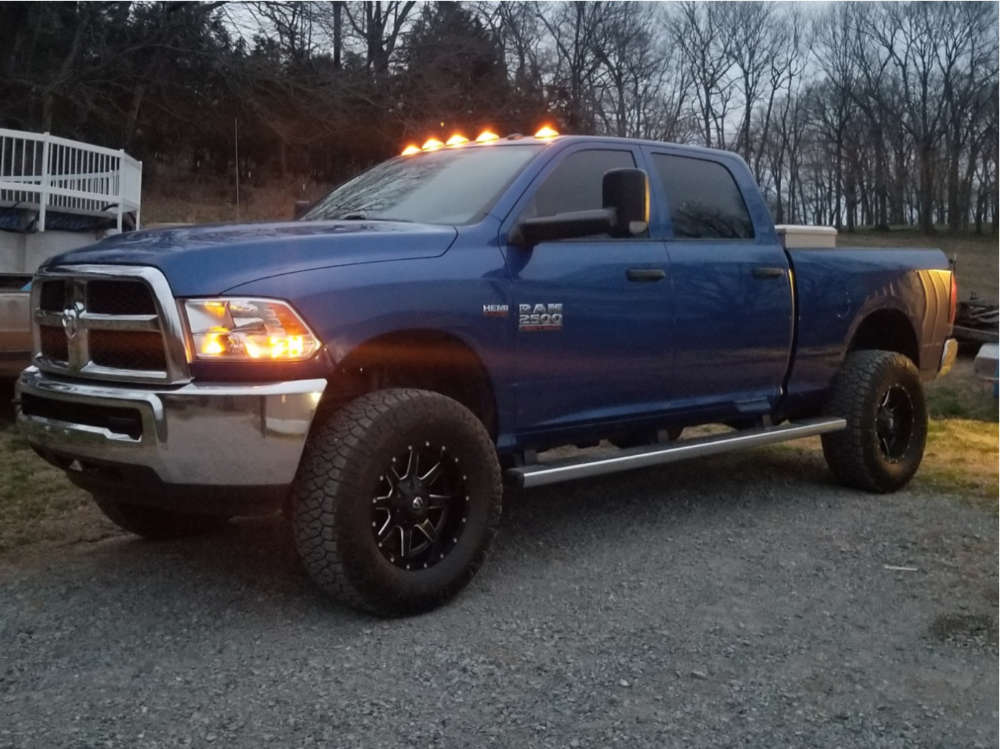 2018 Ram 2500 with 18x9 -12 Fuel Maverick and 35/12.5R18 Maxxis Razr Mt ...