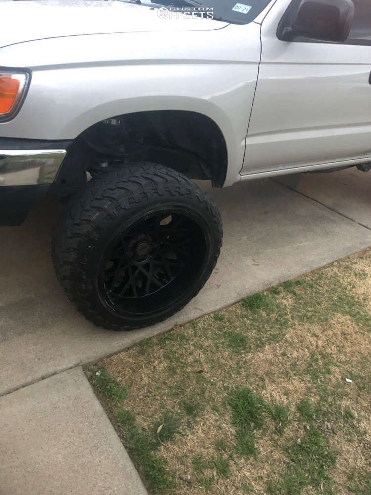 1999 Toyota 4Runner with 20x12 -44 Toxic Punisher and 31/11.5R20 Atturo ...