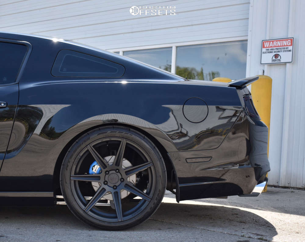 2014 Ford Mustang with 20x9 25 Ferrada F8-fr7 and 265/35R20 Nitto Nt555 ...