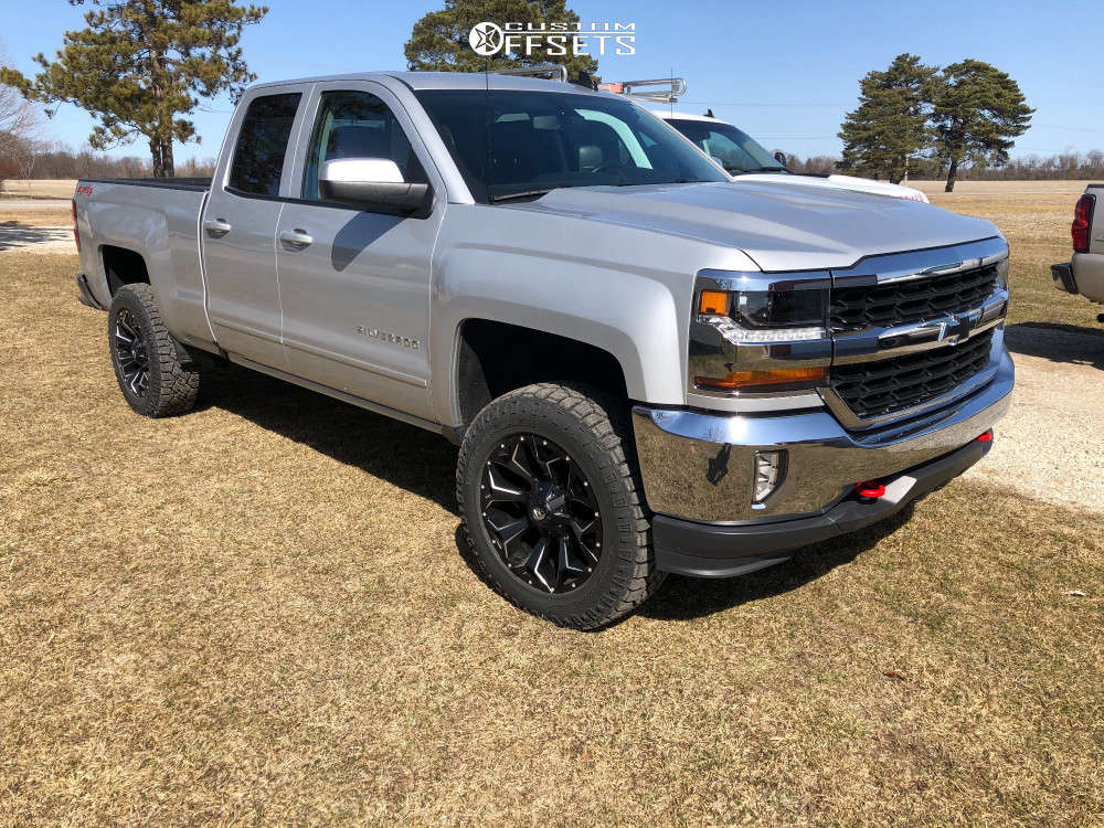 2018 Chevrolet Silverado 1500 with 20x9 1 Fuel Assault and 33/12.5R20 ...
