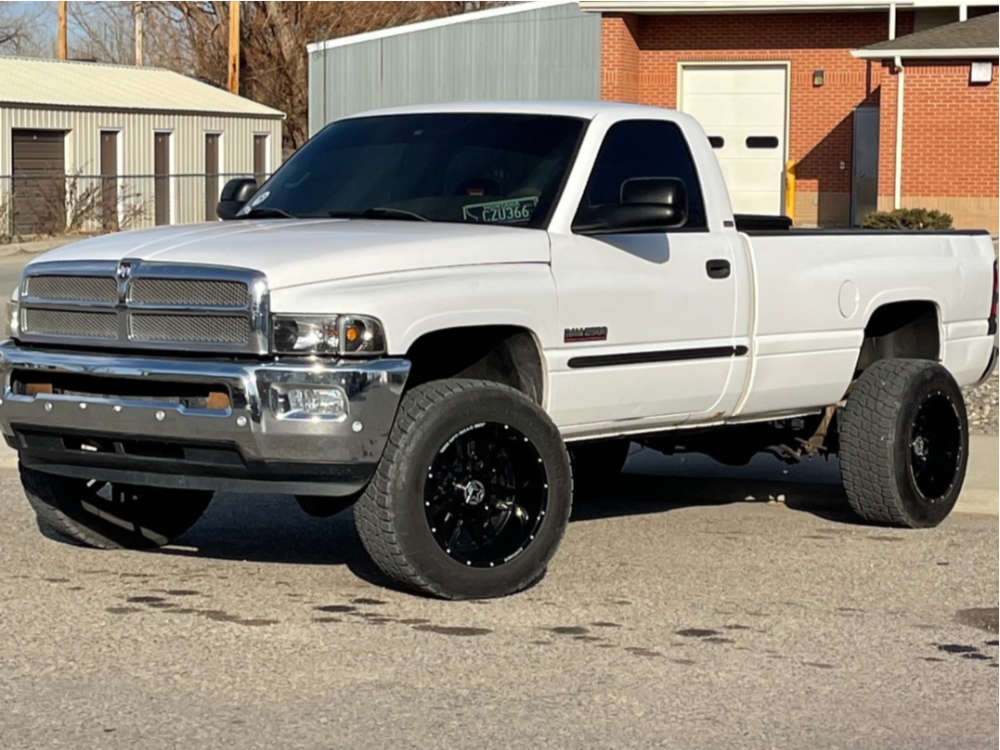 2001 Dodge Ram 2500 with 20x12 -44 Anthem Off-Road Equalizer and 33/12 ...