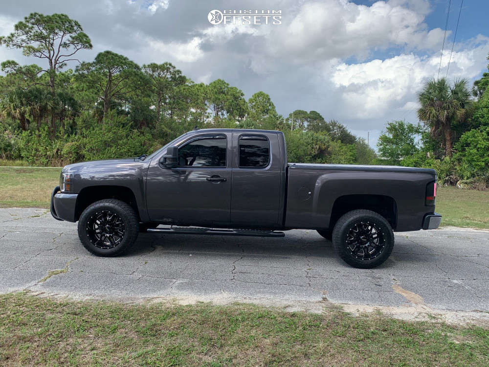 2010 Chevrolet Silverado 1500 with 20x10 -25 Ultra Hunter and 33/12 ...