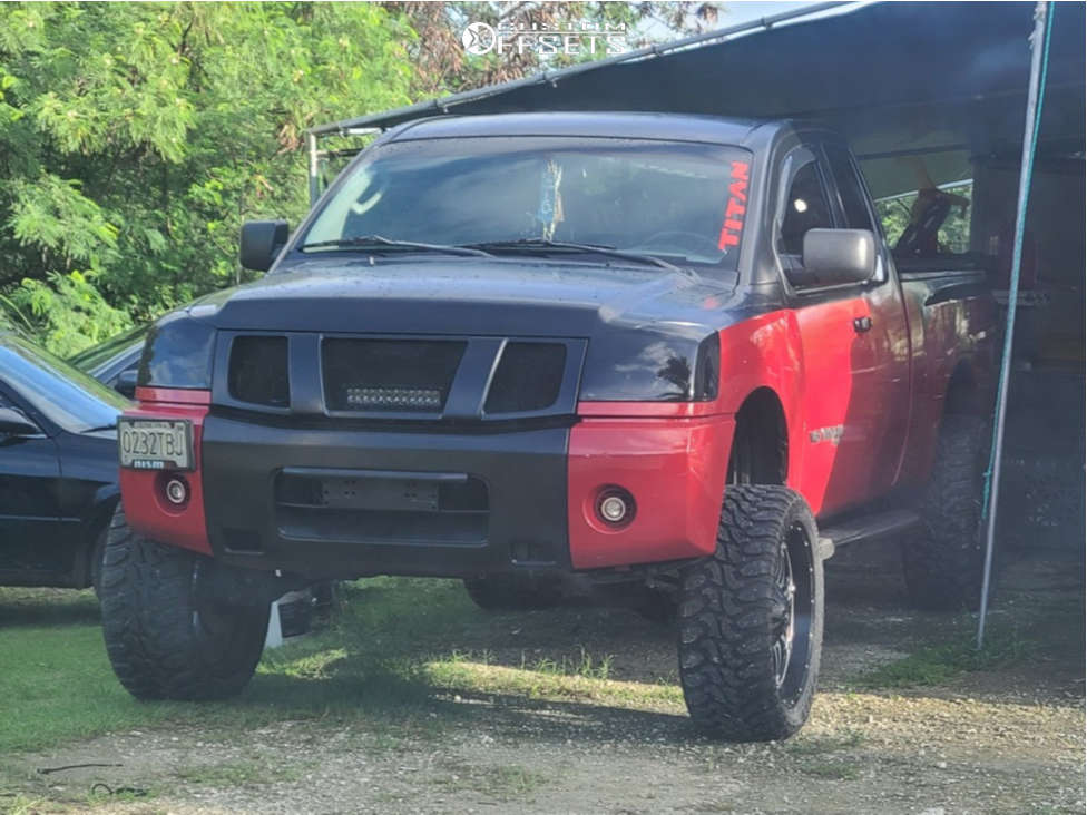 2007 Nissan Titan with 22x10 -24 Fuel Hostage and 33/12.5R22 Renegade ...