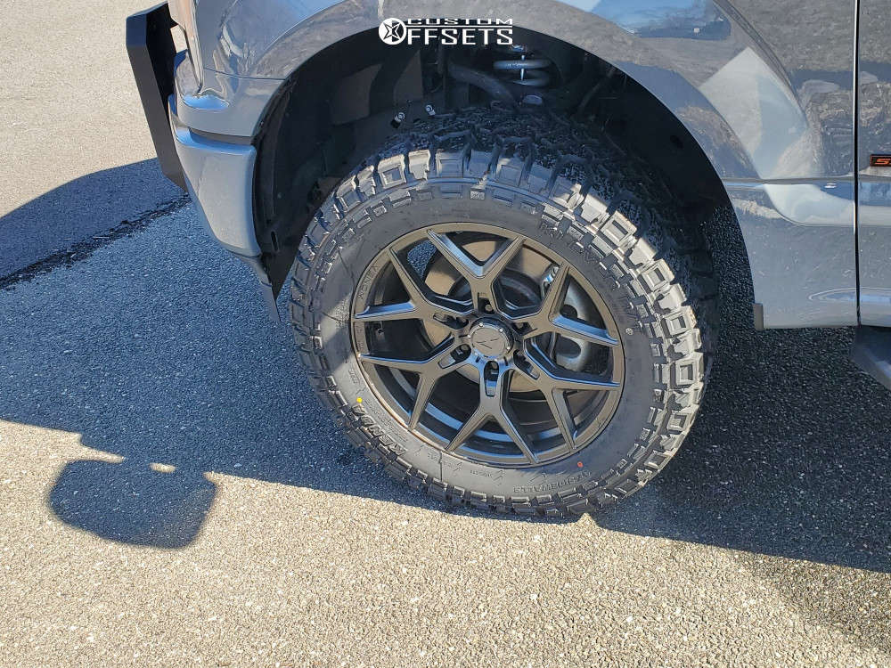2019 Ford F-150 with 20x9 VenomRex Vr601 and 33/12.5R20 Kenda Klever R ...