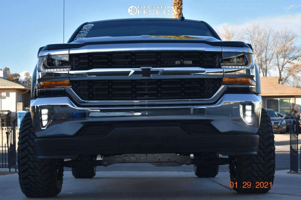 2018 Chevrolet Silverado 1500 with 20x12 -44 Moto Metal Mo970 and 33/12 ...