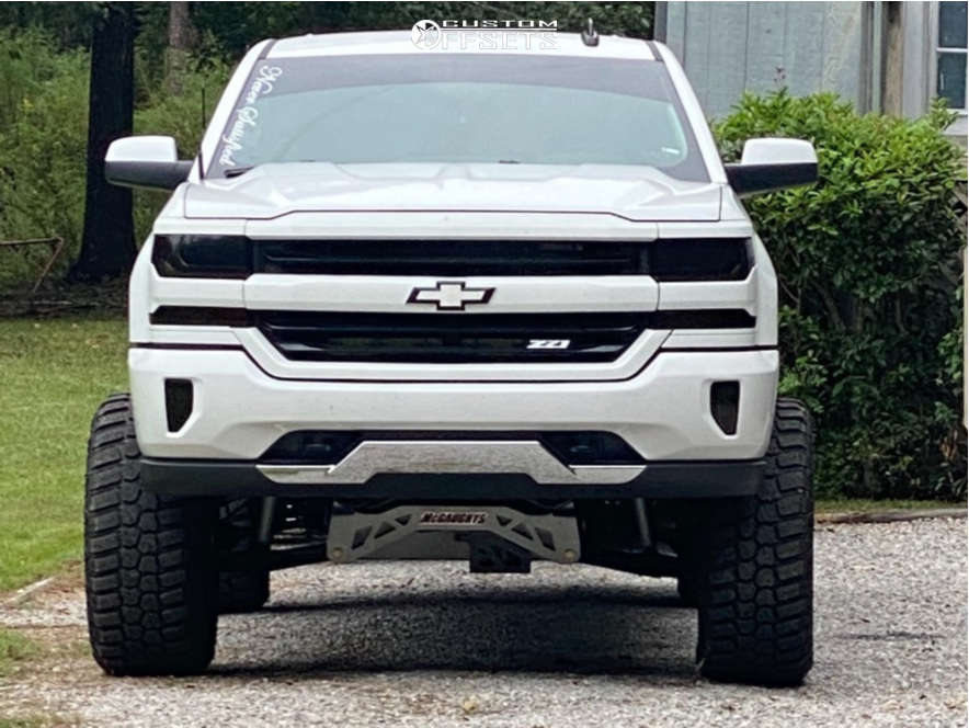 2018 Chevrolet Silverado 1500 with 22x12 -44 Fuel Stroke and 37/13.5R22 RBP Repulsor Mt and ...