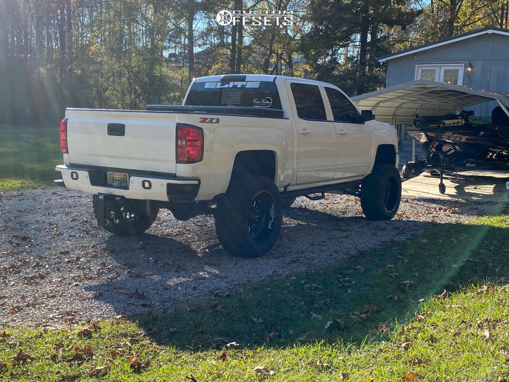 2018 Chevrolet Silverado 1500 with 22x12 -44 Fuel Stroke and 37/13.5R22 RBP Repulsor Mt and ...
