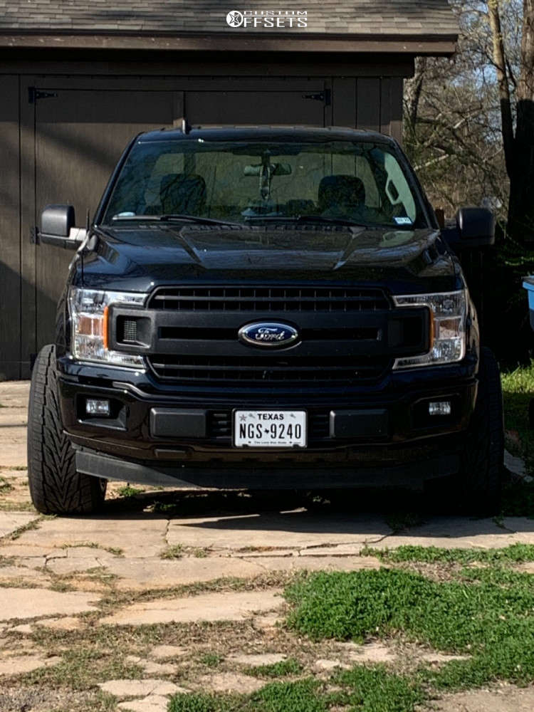 2020 Ford F-150 with 22x12 -51 Vision Razor and 305/45R22 Toyo Tires ...