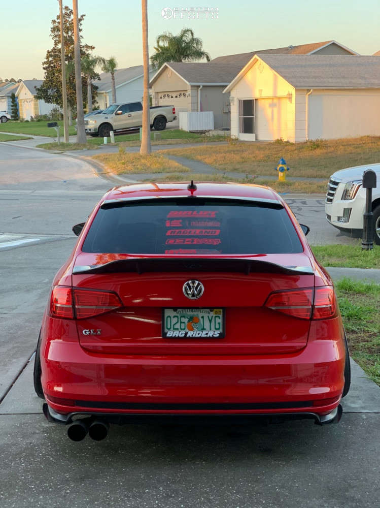 2017 Volkswagen Jetta with 18x9.5 15 7Twenty Style 55 and 215/35R18 ...