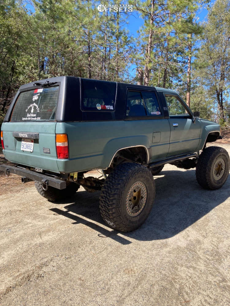 1986 Toyota 4Runner with 17x8 -12 Pro Comp Custom and 37/12.5R17 Kanati ...
