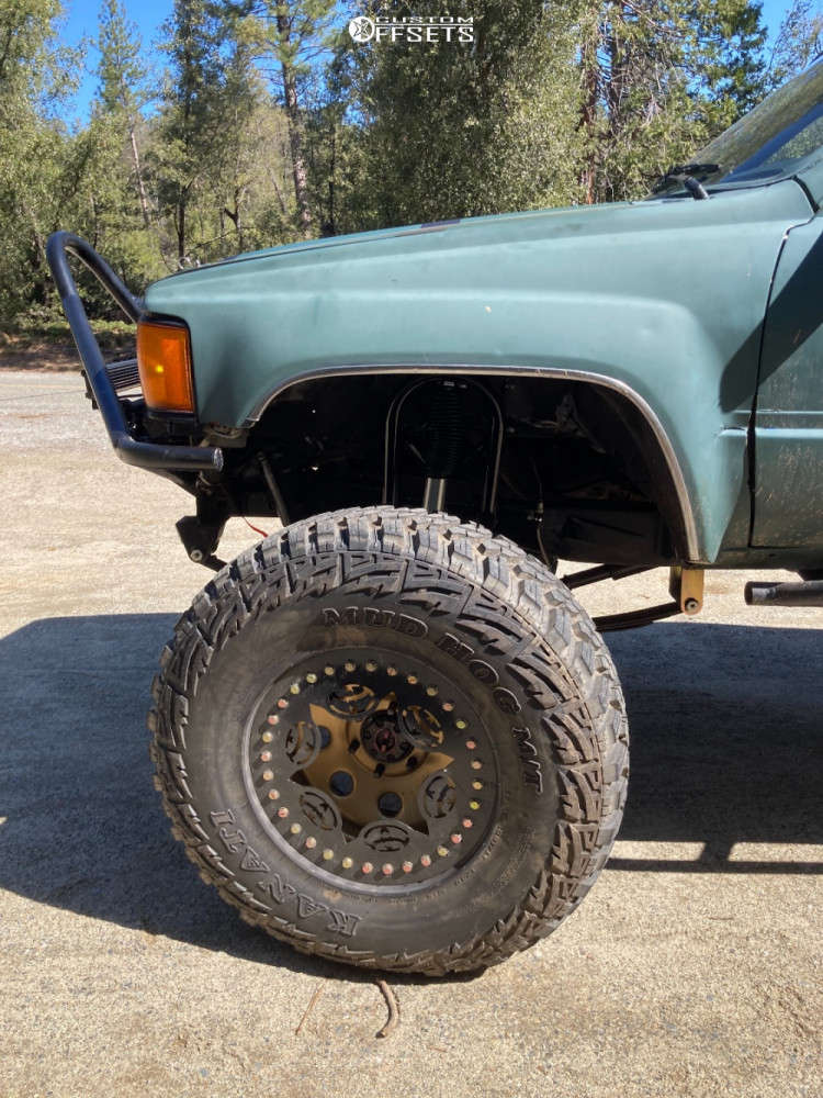 1986 Toyota 4Runner with 17x8 -12 Pro Comp Custom and 37/12.5R17 Kanati ...